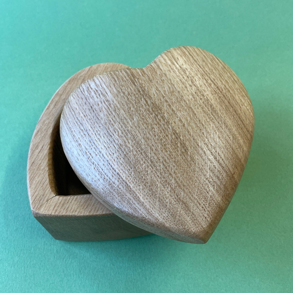 Small Heart Shaped Wooden Box by Martin Stephenson – Obsidian Art