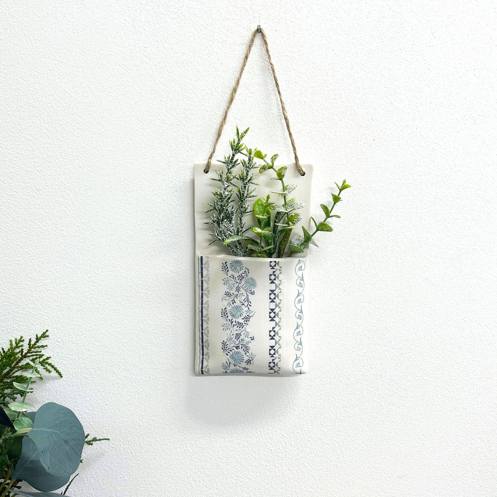 Fusion Hanging Planter Pocket by Alex Allday – Obsidian Art